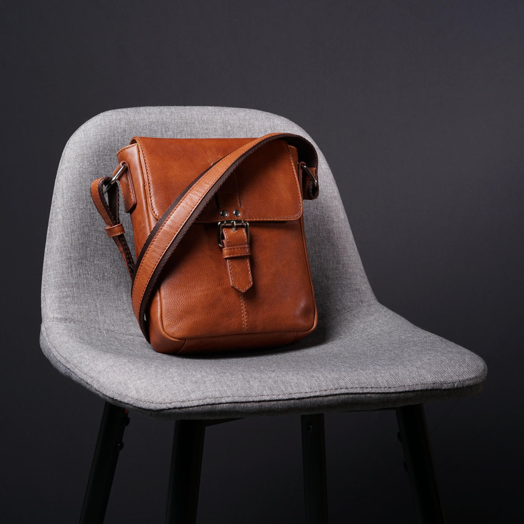Bolton | A Luxury Cognac Leather Shoulder Bag– mosi